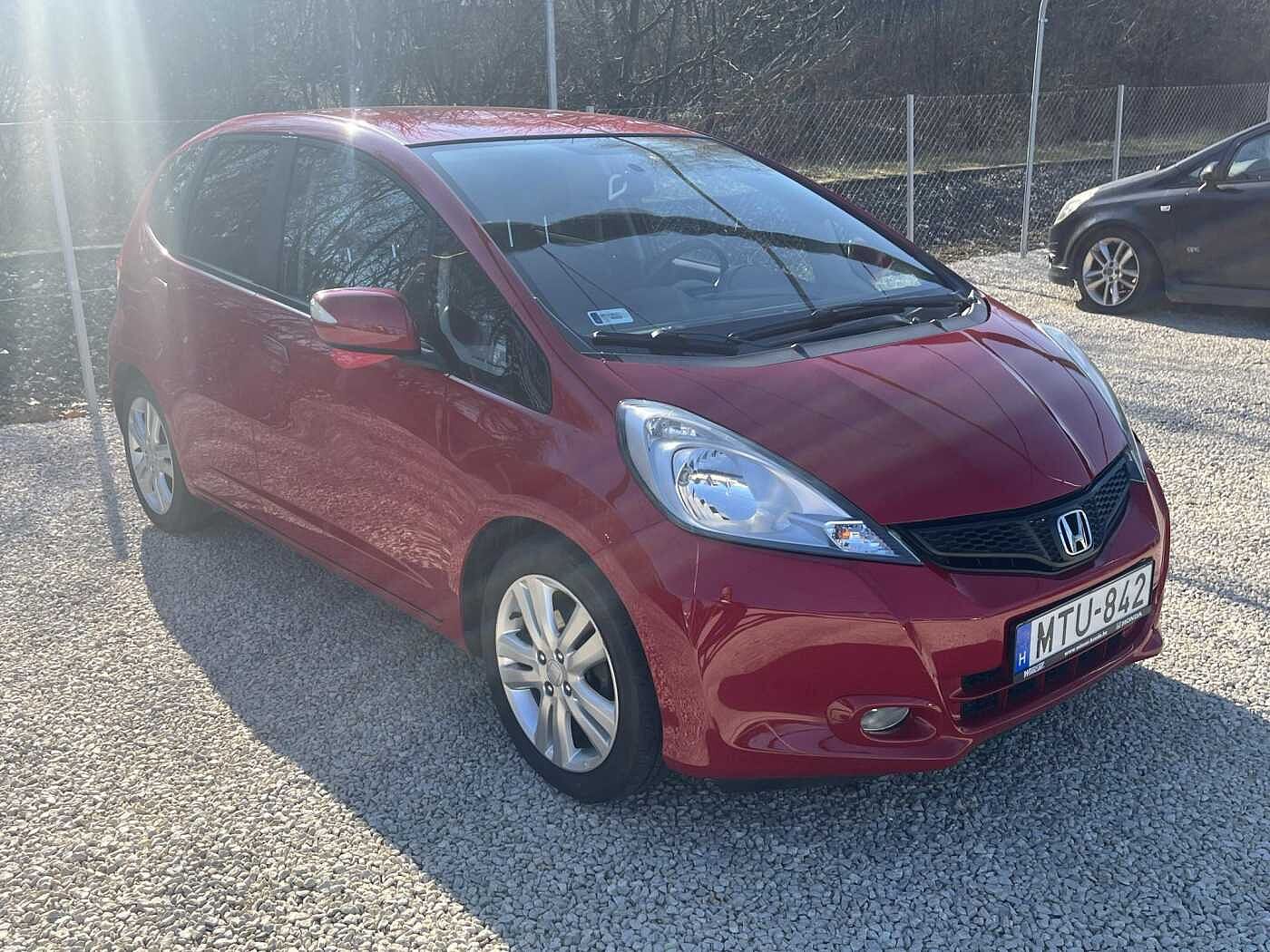 Használt Honda Jazz: 5 ajtós ferdehátú | Vásároljon Approved minősítésű ...